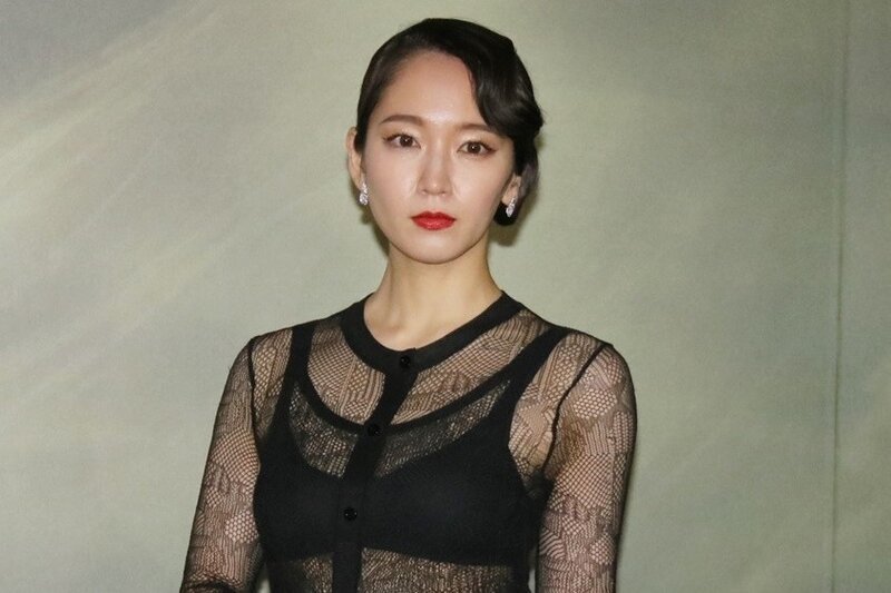 エンタメ トップnews 吉岡里帆、胸元セクシーなドレスで色気放つ クリスマスは「毎年人間ドック」